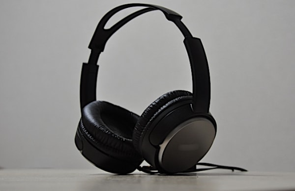 ヘッドホンの手入れ方法を解説！黄ばみや蒸れ対策も | Kaubel