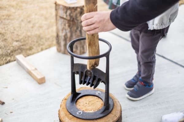 薪割り台のおすすめ10選！コンパクトタイプやバトニング向けも厳選 | Kaubel